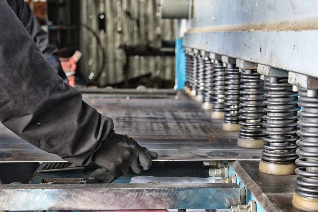 Guillotining Services: Enhancing Your Manufacturing with Precision Cuts